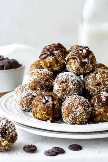 Easy Bliss Balls (5 Ingredients!)